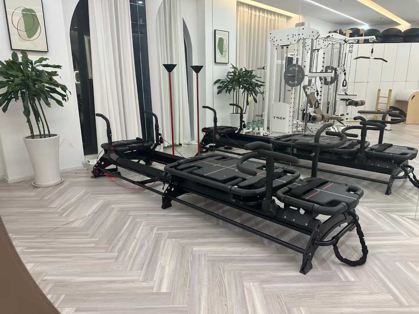 Is Lagree As Good As Pilates for Core Work? Is the Exercise Worth It ...