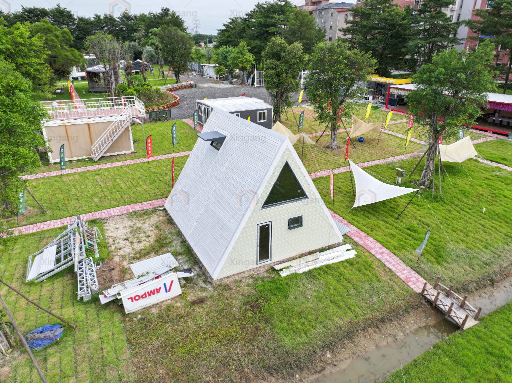 Triangular Roof Light Steel Frame Prefabricated Villa House with Loft