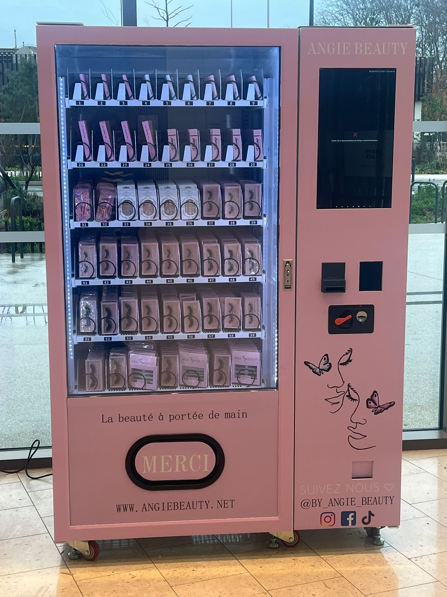 The Perfect Lash, Anytime: WEIMI’s Smart Eyelash Vending Machine | WEIMI