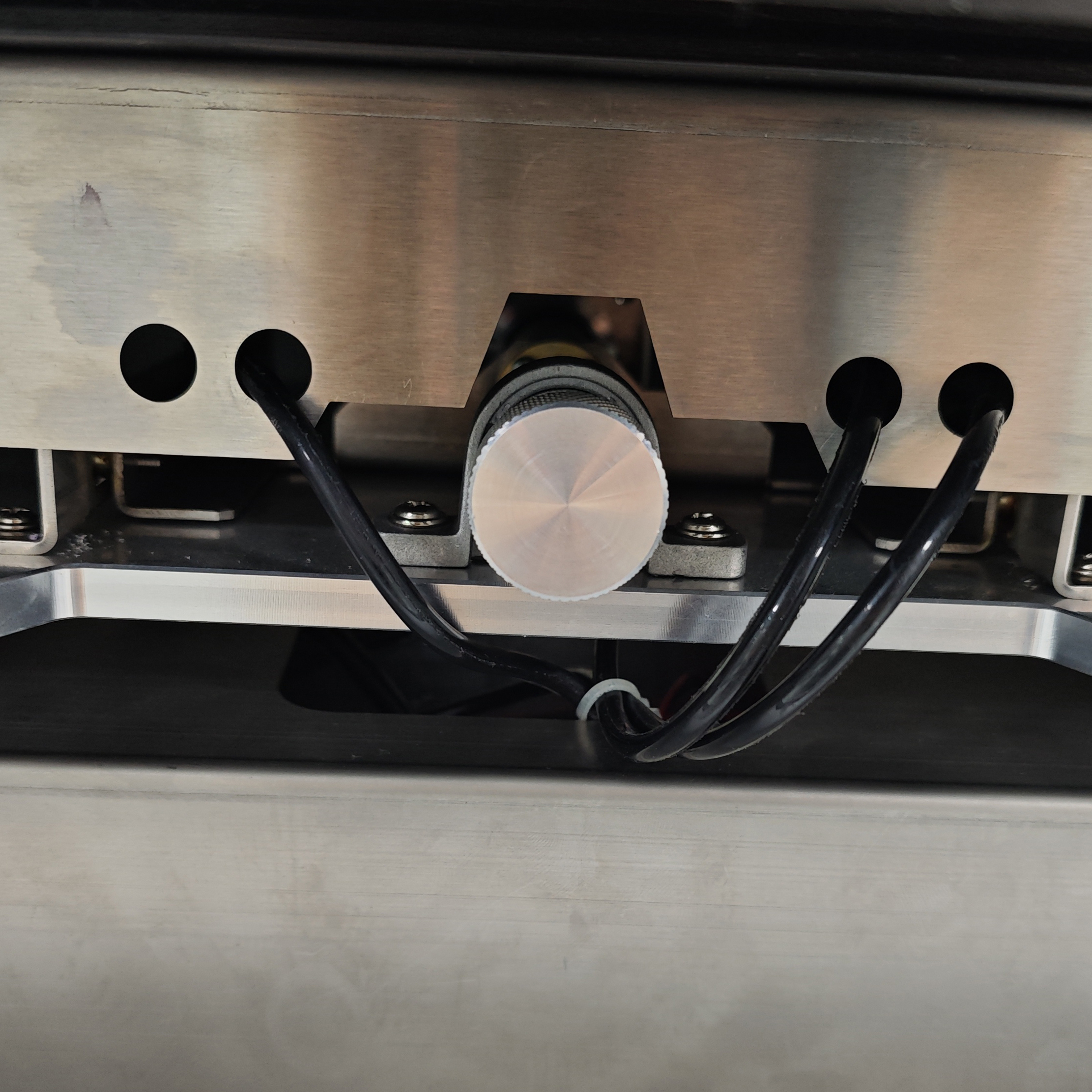 3-head UV Printer with Small Footprint and Easy Printing | PRINTINGPLUS