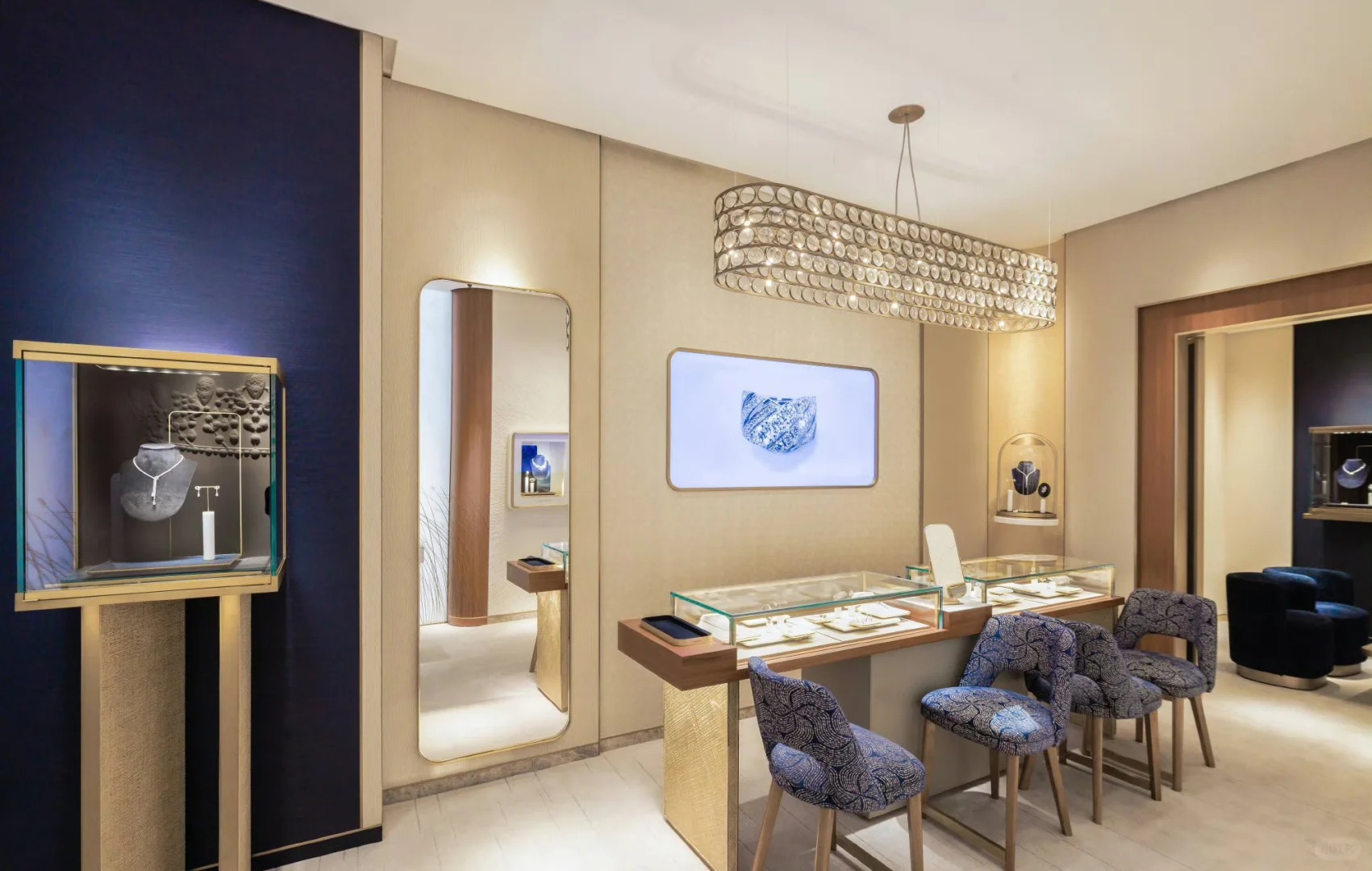 Luxury Jewelry Brand Flagship Store Display Cabinet Customization ...