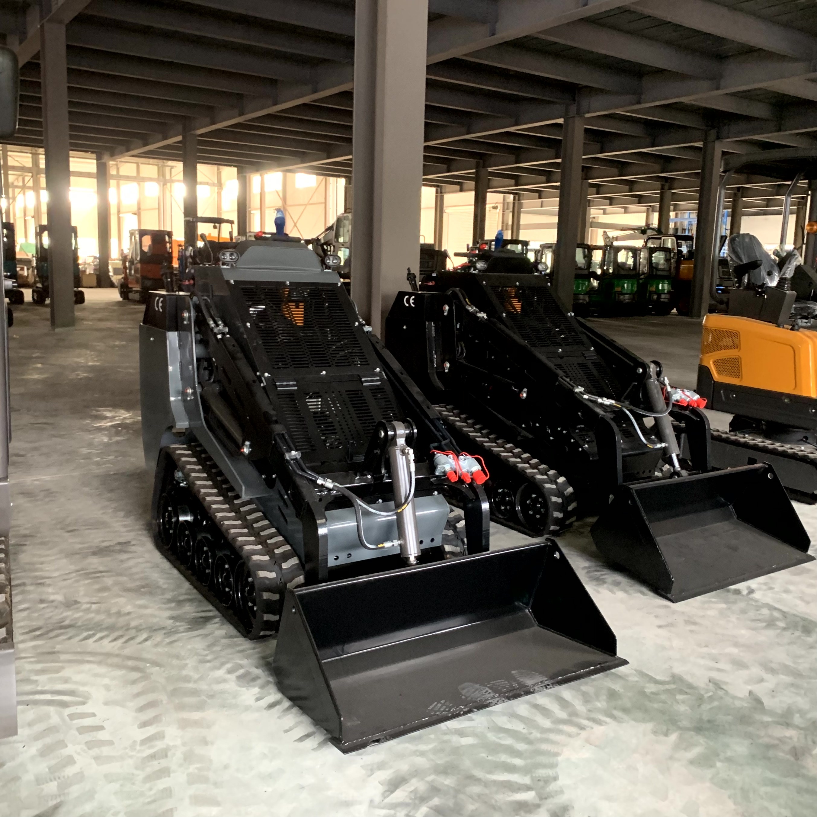 Mini-chargeuse sur chenilles, chargeuse compacte avec puissant moteur ...