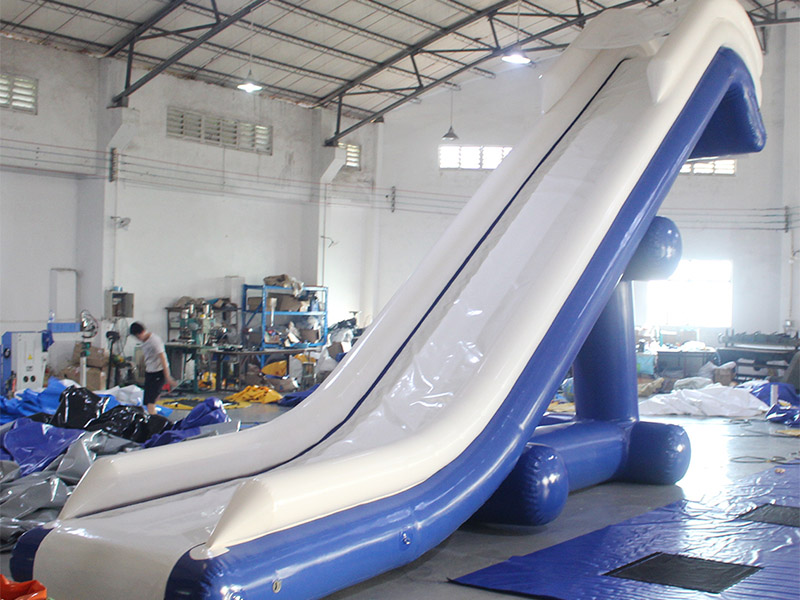 Equipo de juego de agua Freestyle Inflable flotante Slide de agua para ...