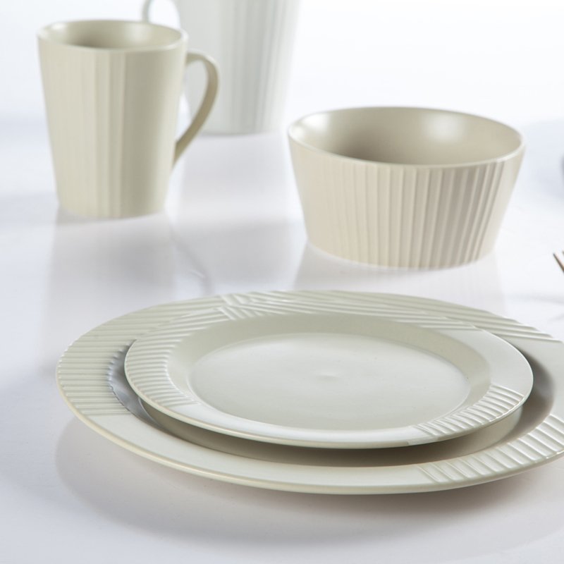 The Elegance of White Porcelain Dinnerware: Setting the Perfect Table ...