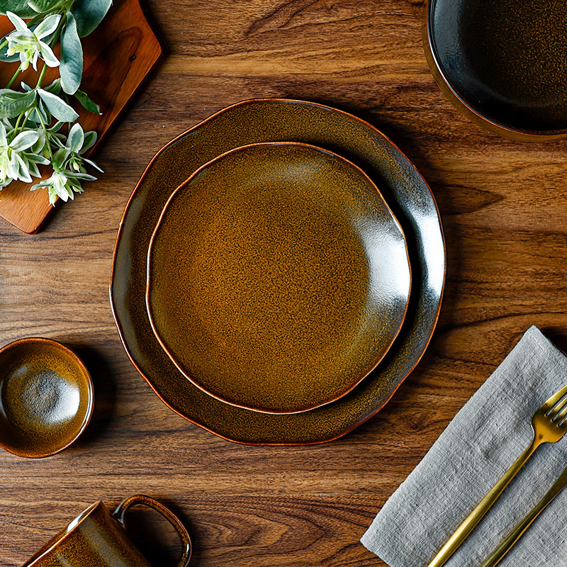 Creating Culinary Masterpieces: the Art of Custom Restaurant Plates ...