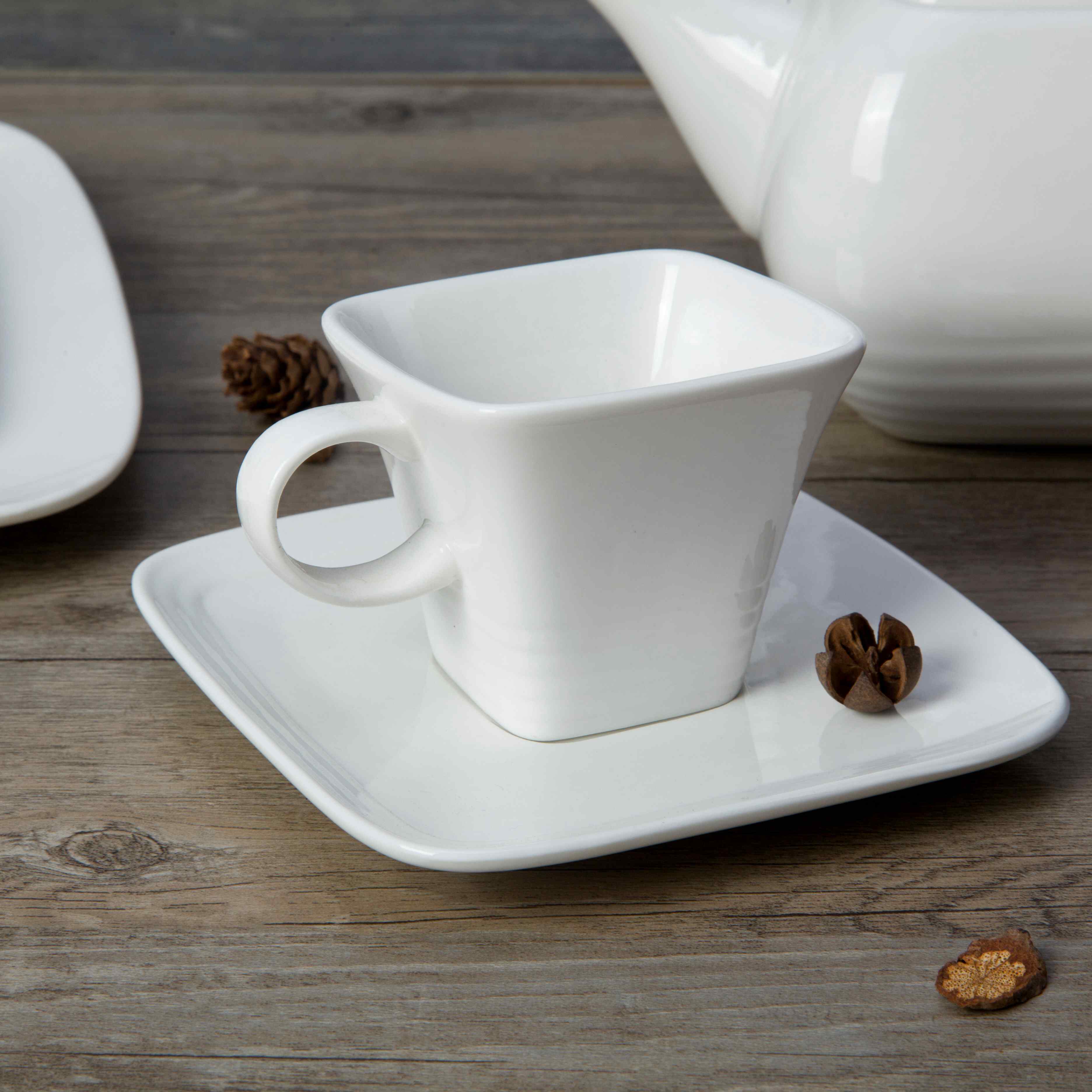 10 Best Plain White Dinnerware Sets for Any Occasion | Two Eight