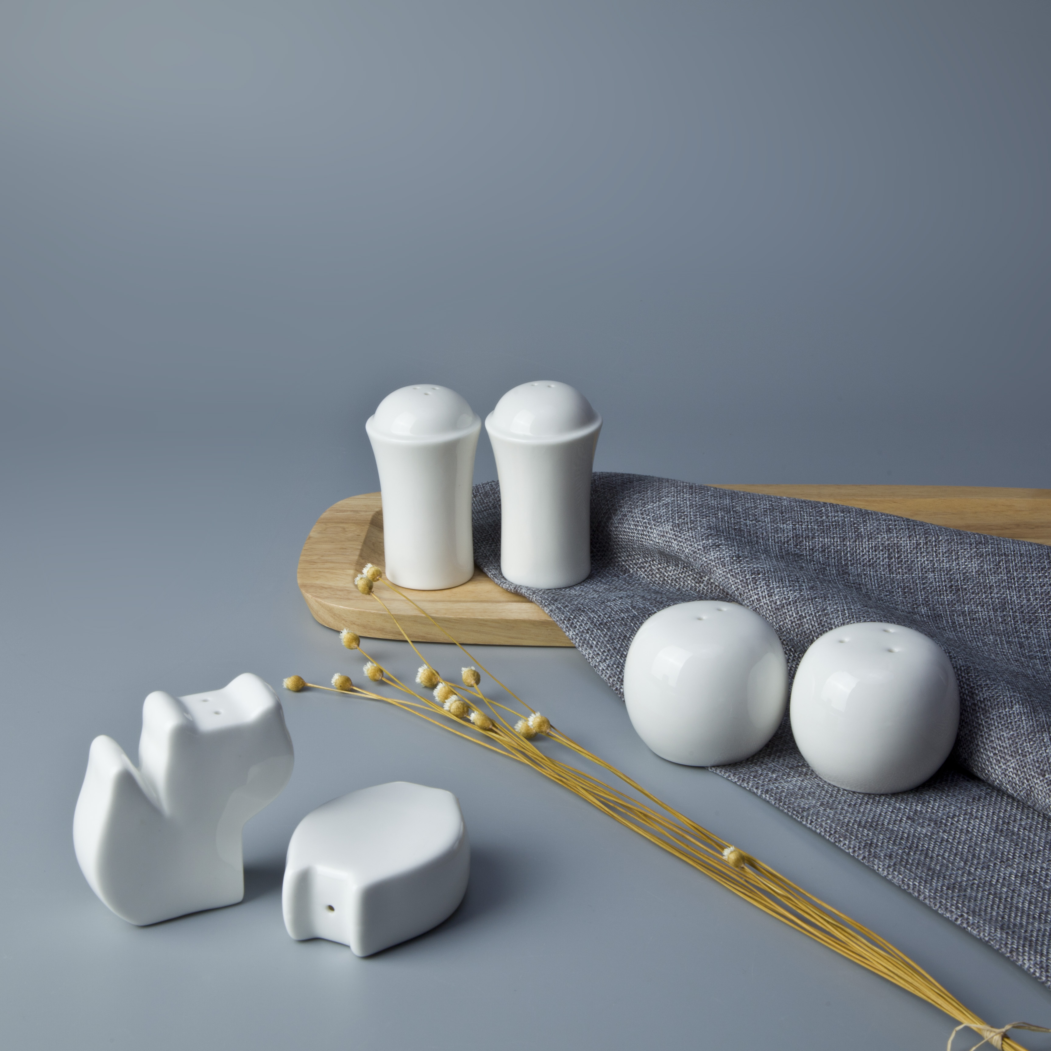 Fashion Style China Porcelain Salt and Pepper Shaker, Salt and Pepper ...