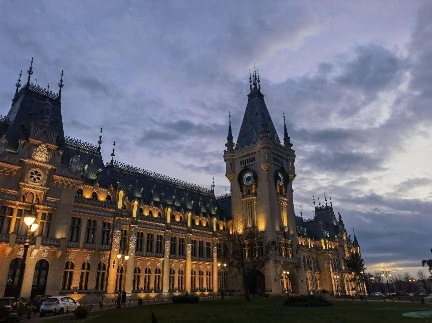 Primera vista de Lasi, Rumania | Iluminación CHZ