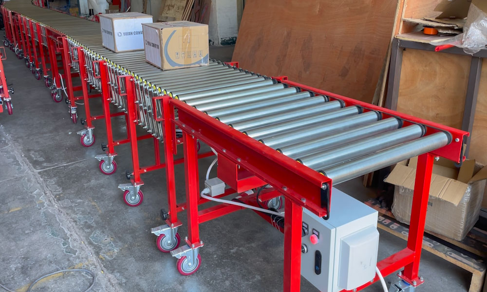 Heavy Duty Telescopic Motorized Roller Conveyor For Loading Unloading ...