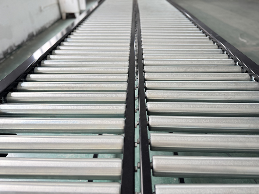 Two Powered Roller Conveyor Machine Running Side by Side Conveyor ...