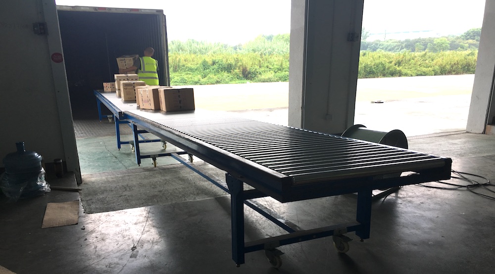 No Power Roller Conveyor Table with Adjustable Height | Yifan Conveyor