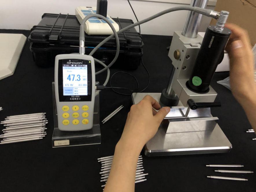 How to Measure the Hardness of Small Cylindrical Workpieces?