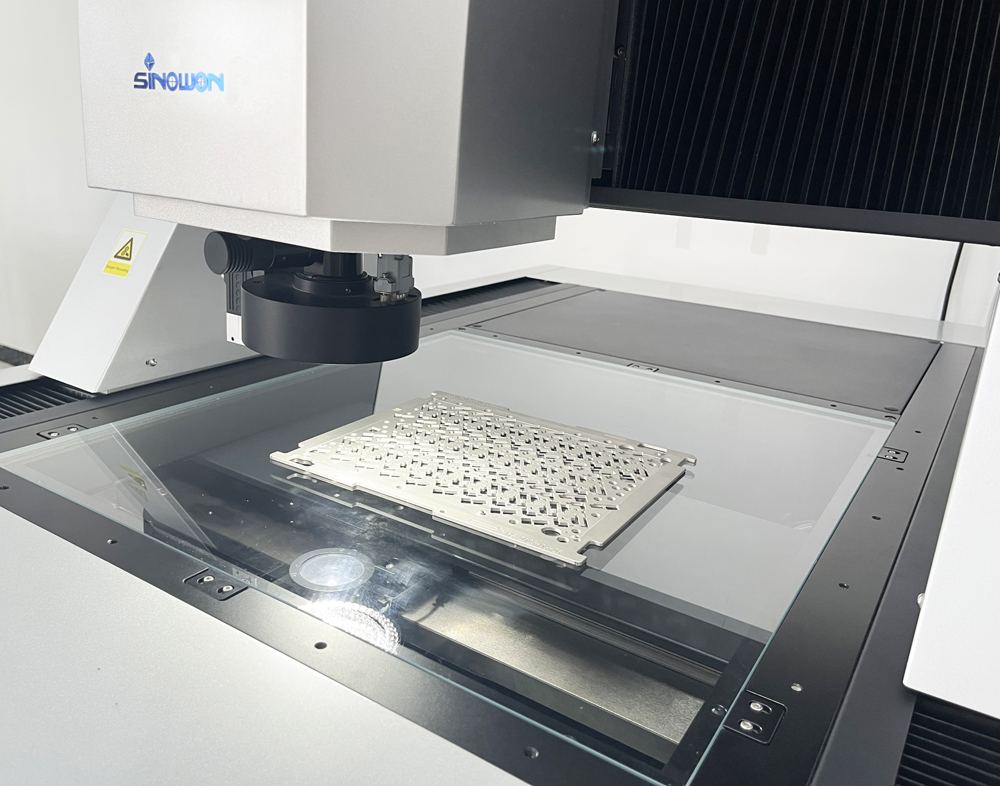 Sinowon OMM: Vision Measuring Machine for Aluminum Fixture Dimensions