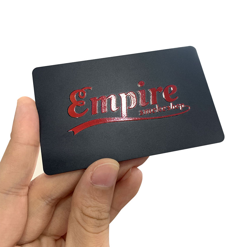 Tarjetas de presentación con impresión UV localizada y logotipo UV en ...