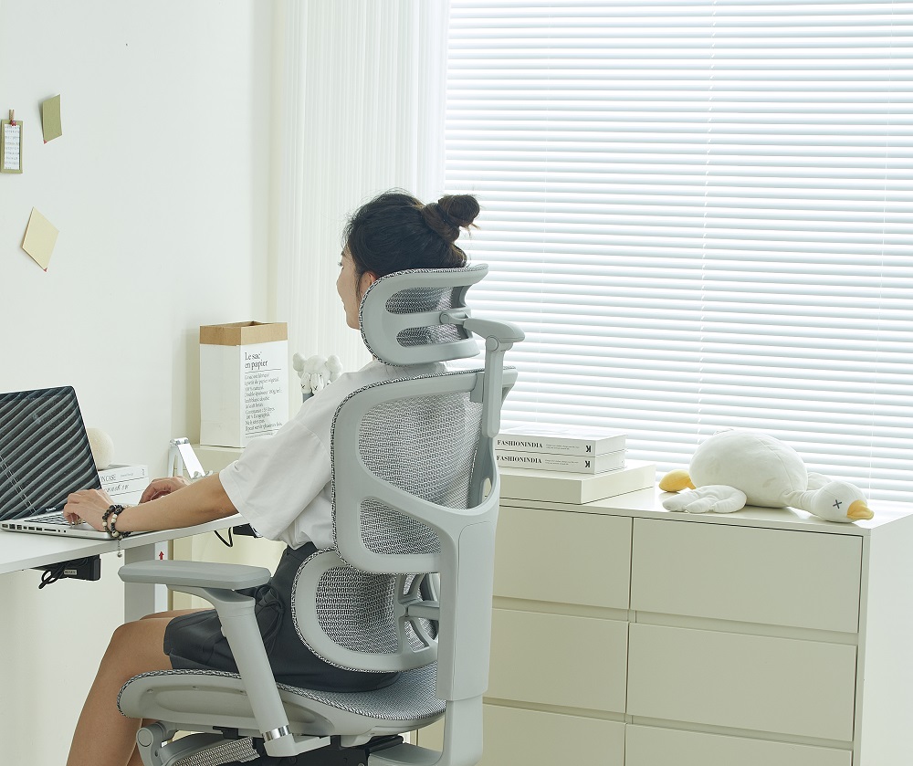 A melhor cadeira de escritório para dor na parte superior das costas ...