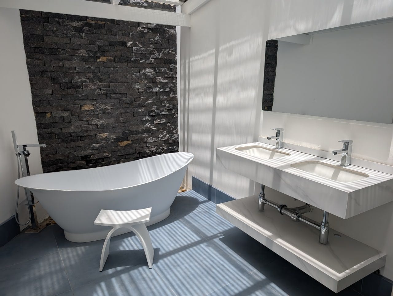 Solid Surface Bathtub and Stool for Costa Rica Project | KingKonree