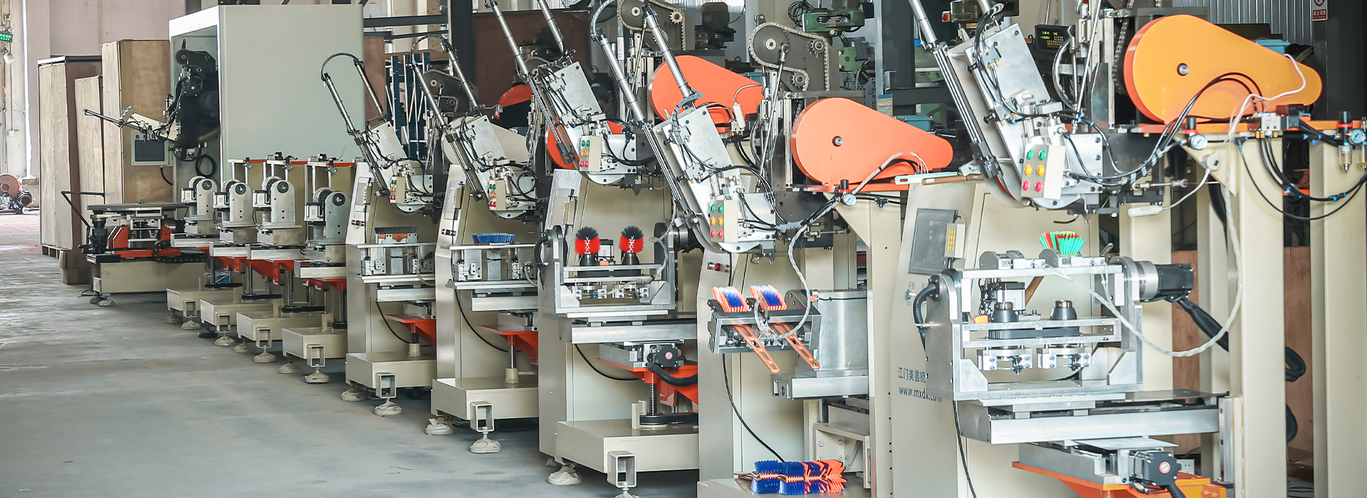 Brush making machine,Brush drilling and tufting machine , China brush ...