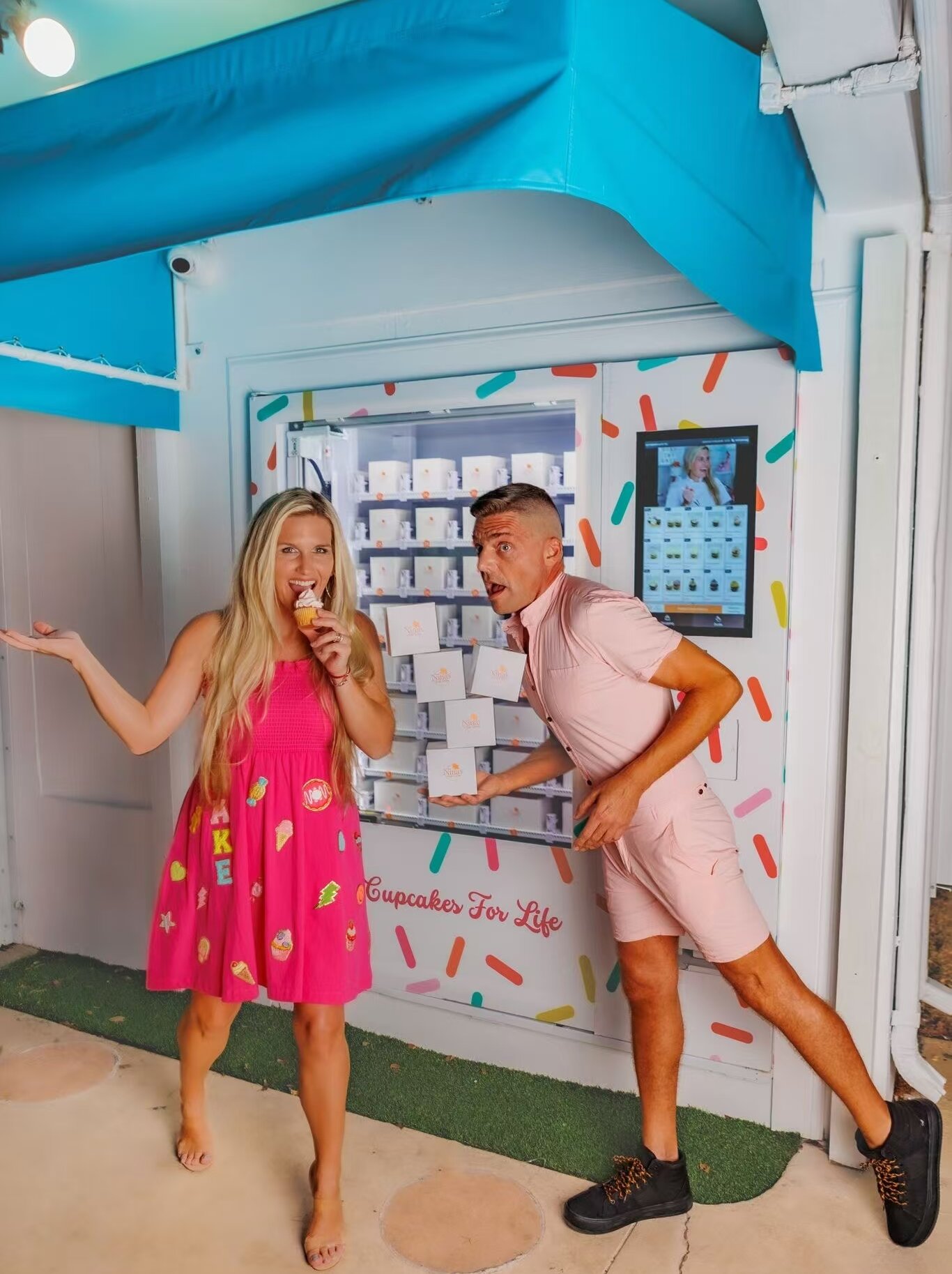 Haloo Customizes Cupcake Vending Machine for a Cake Shop Owner in the ...