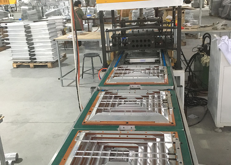 Square Diffuser Assembly Machine Vdm-600 | Ventech