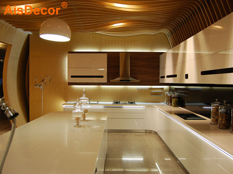 Auto System White Glossy Lacquer Kitchen | Aisdecor