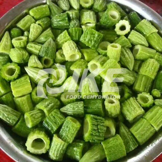 How Dustin Johnson, Beef Jerky and Ugly Tom Watson Masks Won Day One of ...