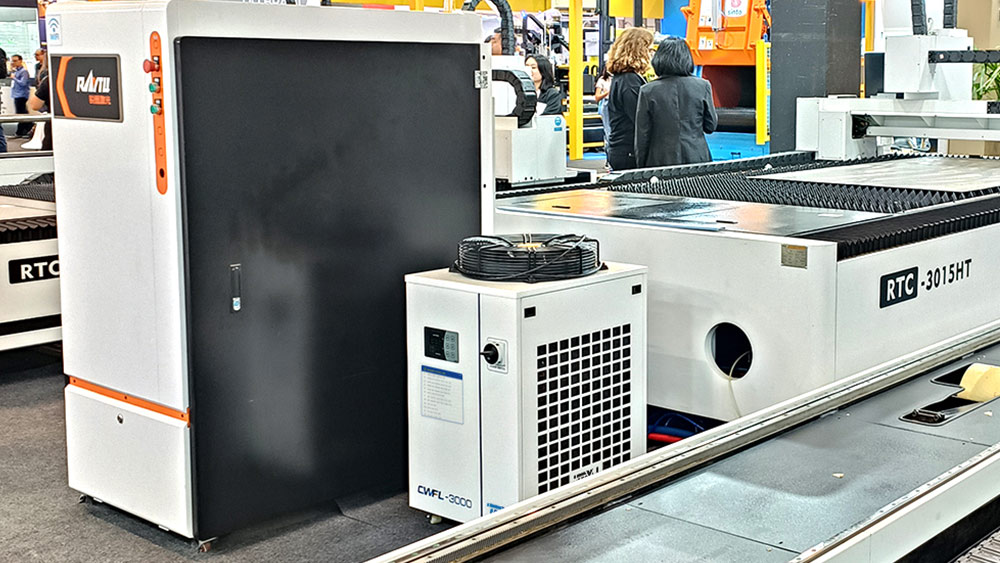 High Performance Metal Cutting Solution with RTC-3015HT and CWFL-3000 ...