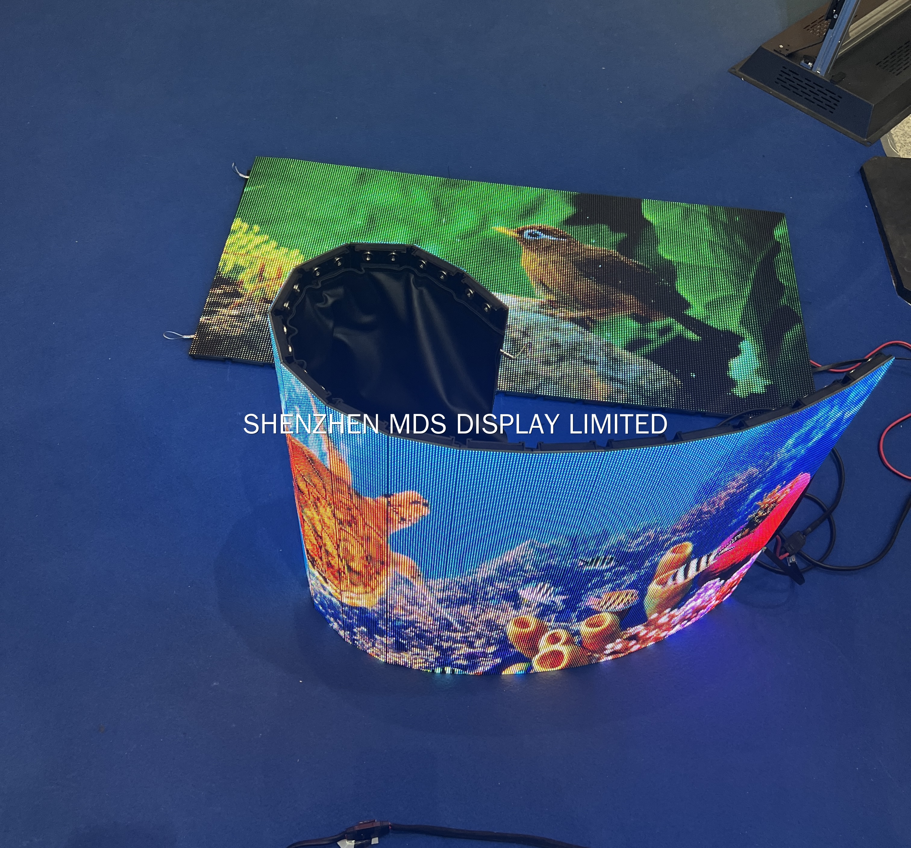 2025 New Rolling LED Screens P1.2 P1.5 P1.9 leds displayer ultra thin ...