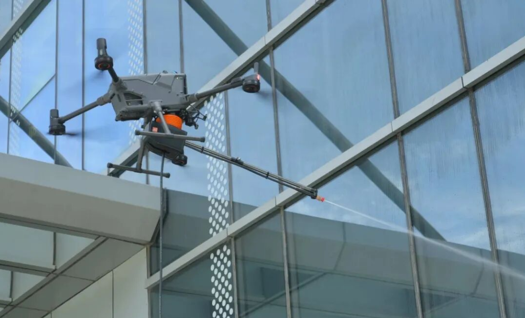 DJI M400, 첨단 공중 청소 기술로 PSDK 양산 인증 획득 | FOXTECH ROBOT